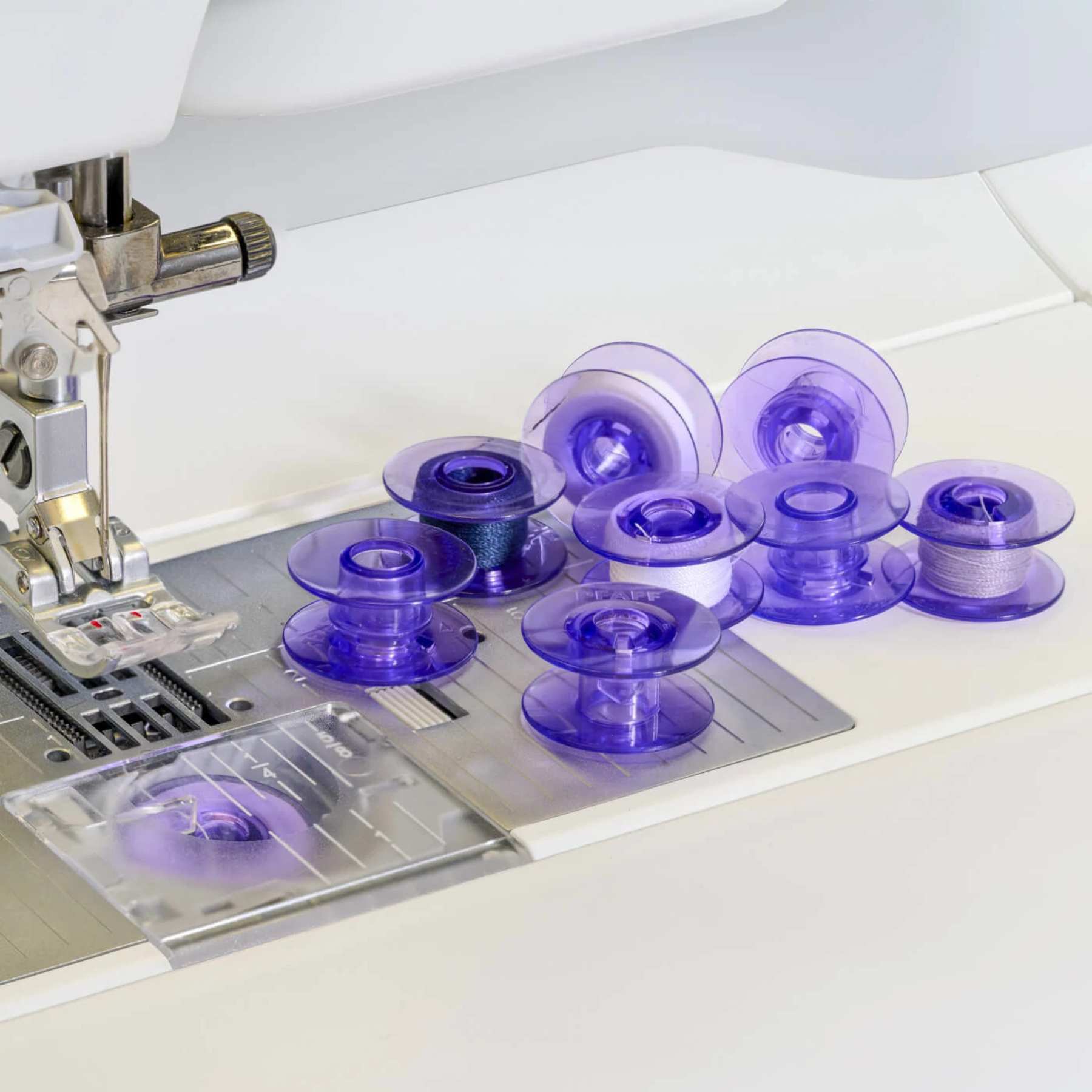 PFAFF® Violet Bobbins 10-pack (L) | PFAFF®